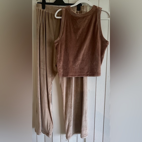 SKIMS | Other | Skims Velour Tank Pant Set Never Worn | Poshmark